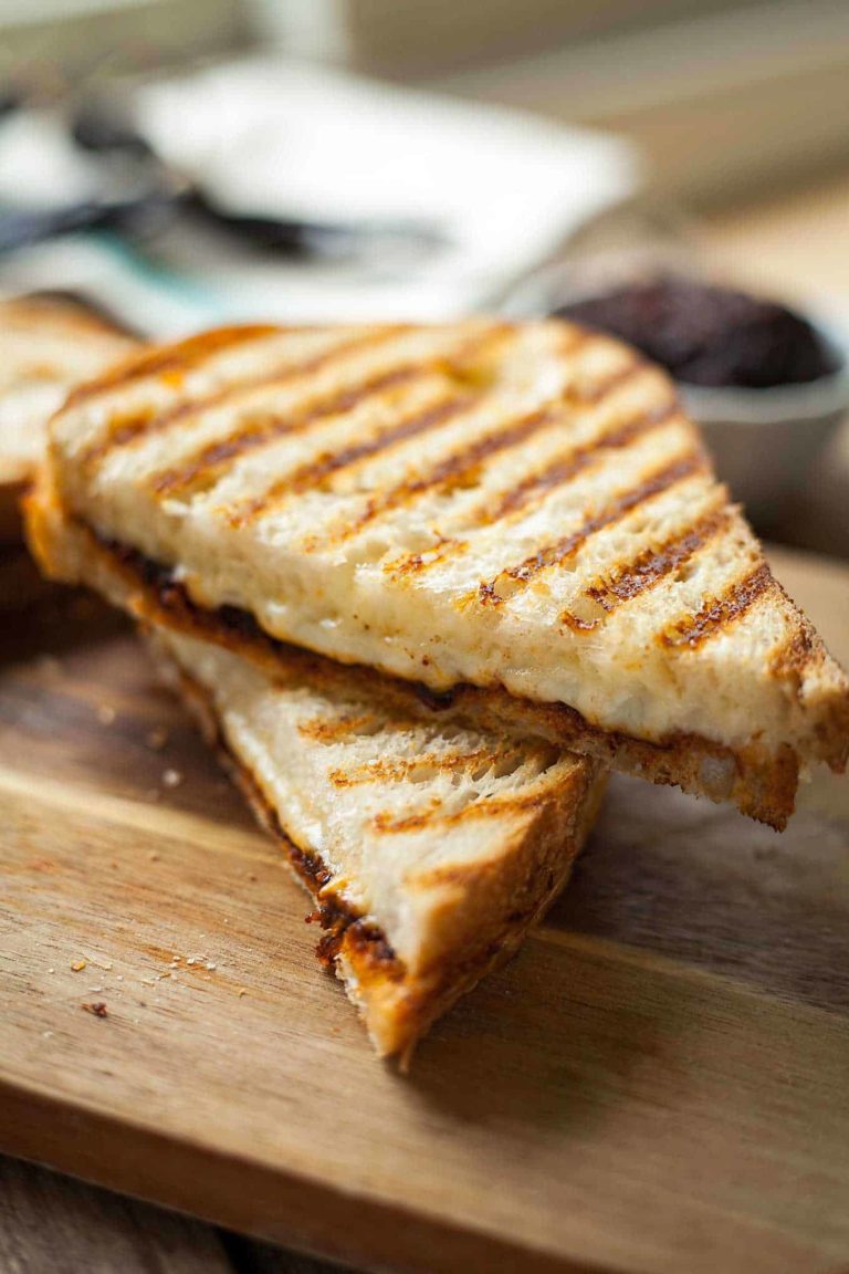 Harissa Grilled Cheese - The Live-In Kitchen