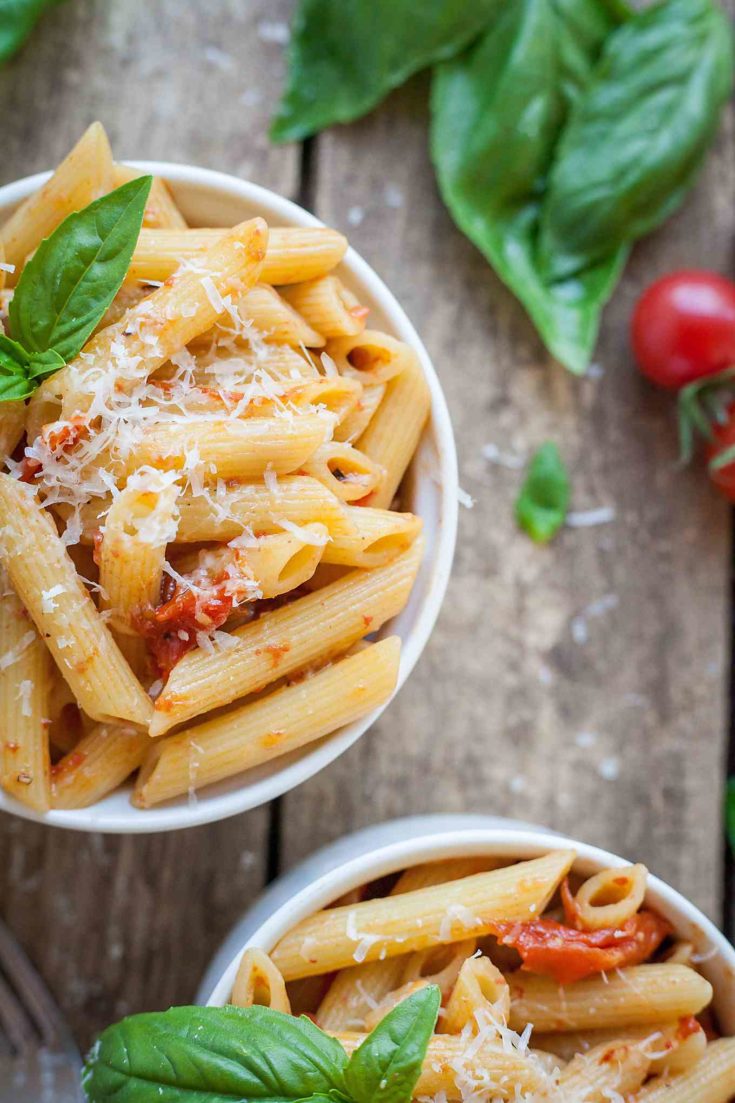 Penne with Roasted Tomato and Garlic Sauce - The Live-In Kitchen