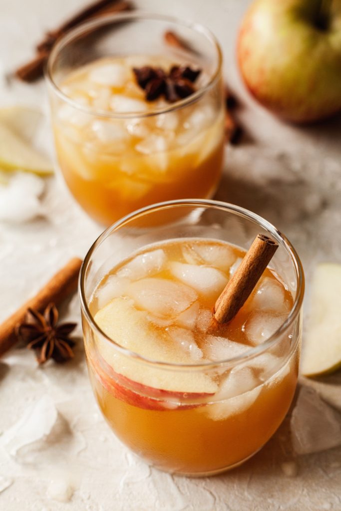 Easy Apple Cider Cocktail Recipe The Live In Kitchen Easy Apple Cider Cocktail Recipe The Live In Kitchen