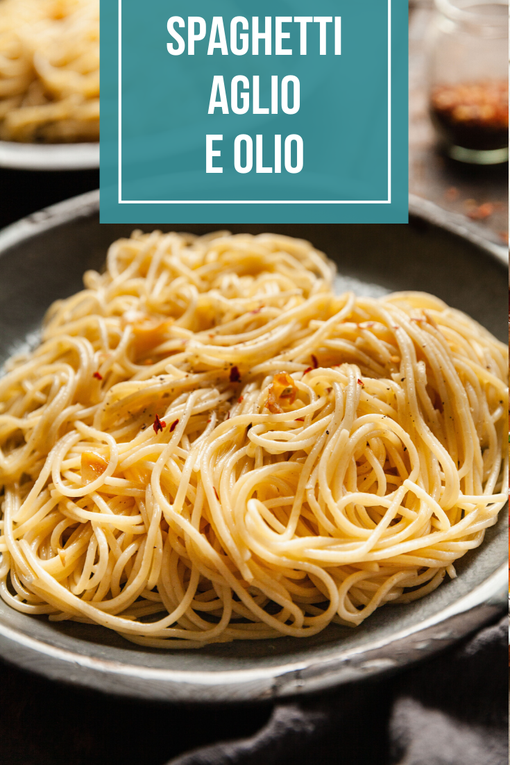 Spaghetti Aglio Olio - 3 ing.15 min! - The Live-In Kitchen