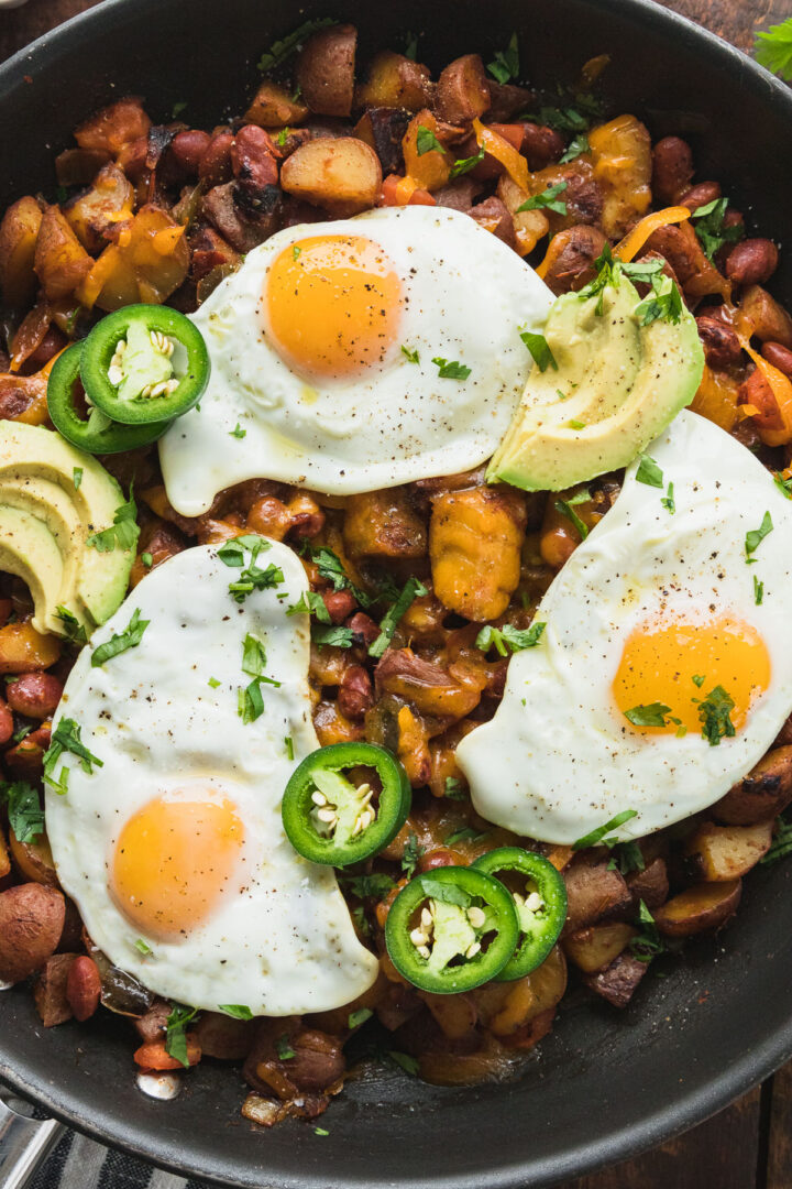 Southwest Veggie Breakfast Skillet {Vegetarian} - The Live-In Kitchen