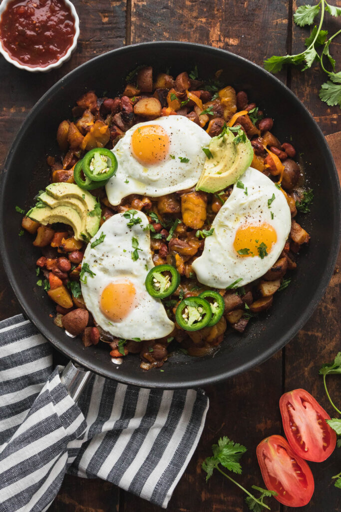 Southwest Veggie Breakfast Skillet {Vegetarian} - The Live-In Kitchen