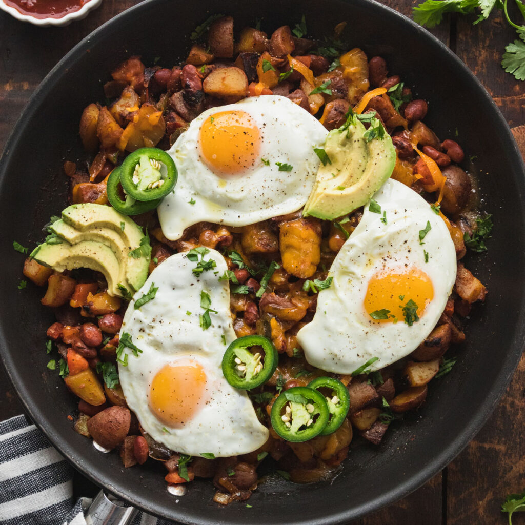 Southwest Veggie Breakfast Skillet {Vegetarian} - The Live-In Kitchen