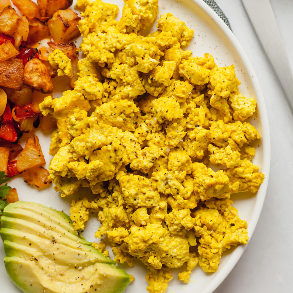 Vegan Scrambled Tofu Eggs {VIDEO} - The Live-In Kitchen