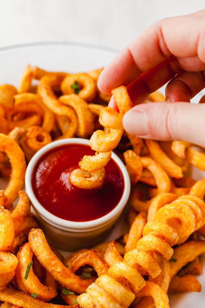 Air Fryer Frozen Curly Fries - The Live-In Kitchen