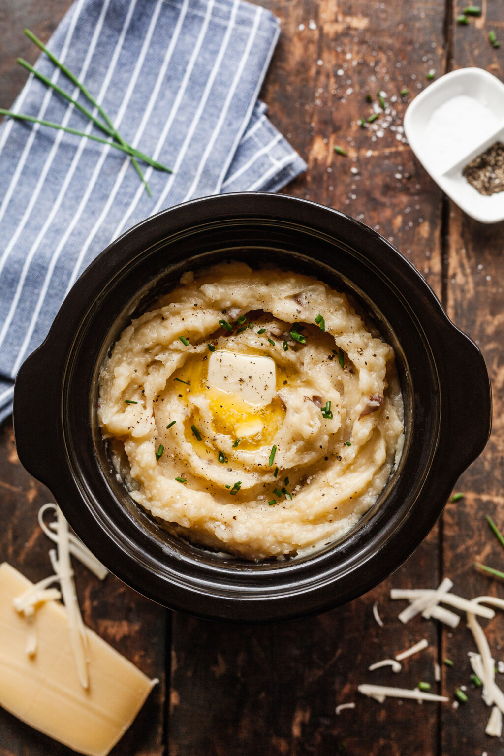 Cheesy Crock Pot Mashed Potatoes - The Live-In Kitchen