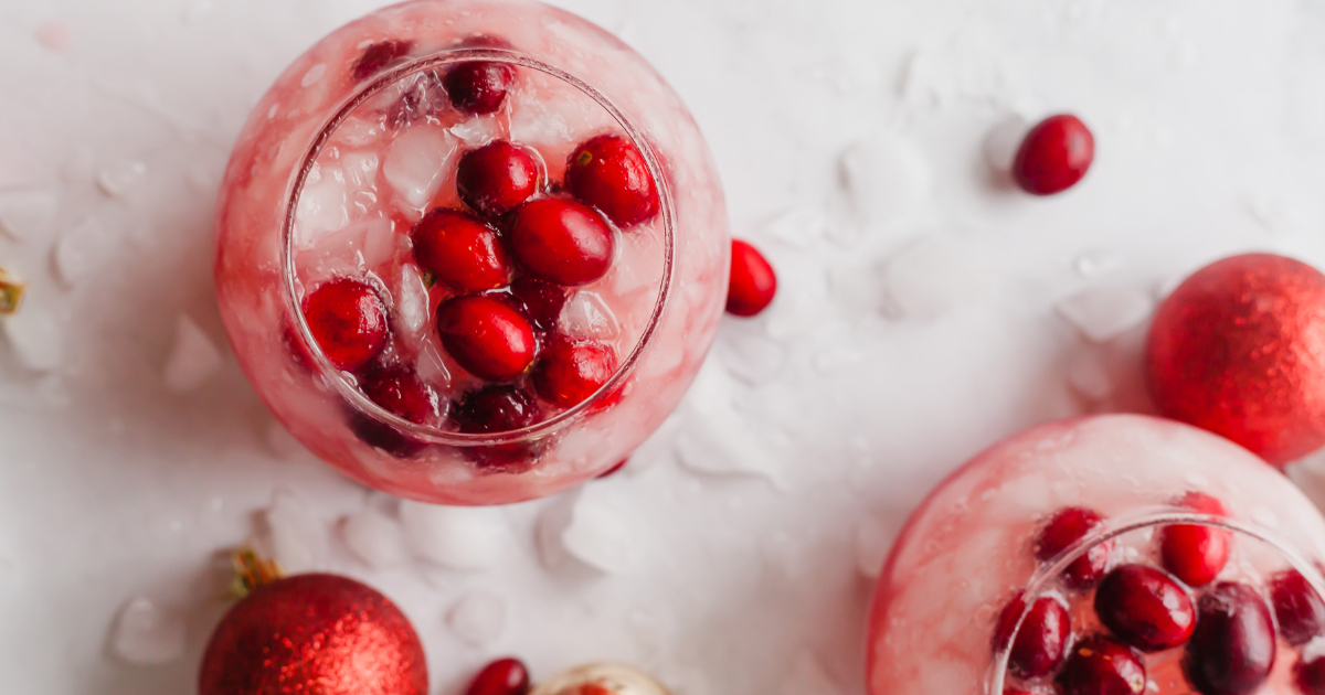 Christmas Gin Cocktail - The Live-In Kitchen