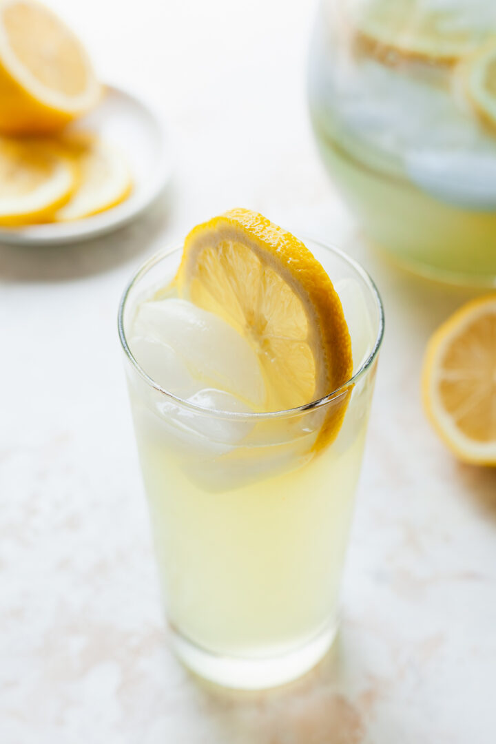 Homemade Lemonade - The Live-In Kitchen