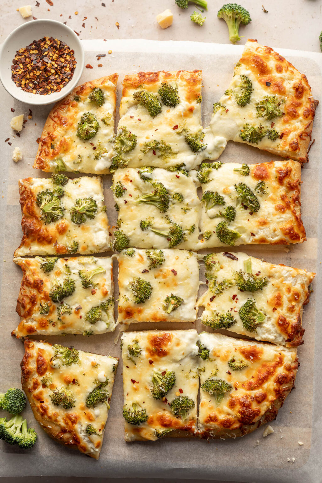 Alfredo Pizza with Broccoli - The Live-In Kitchen