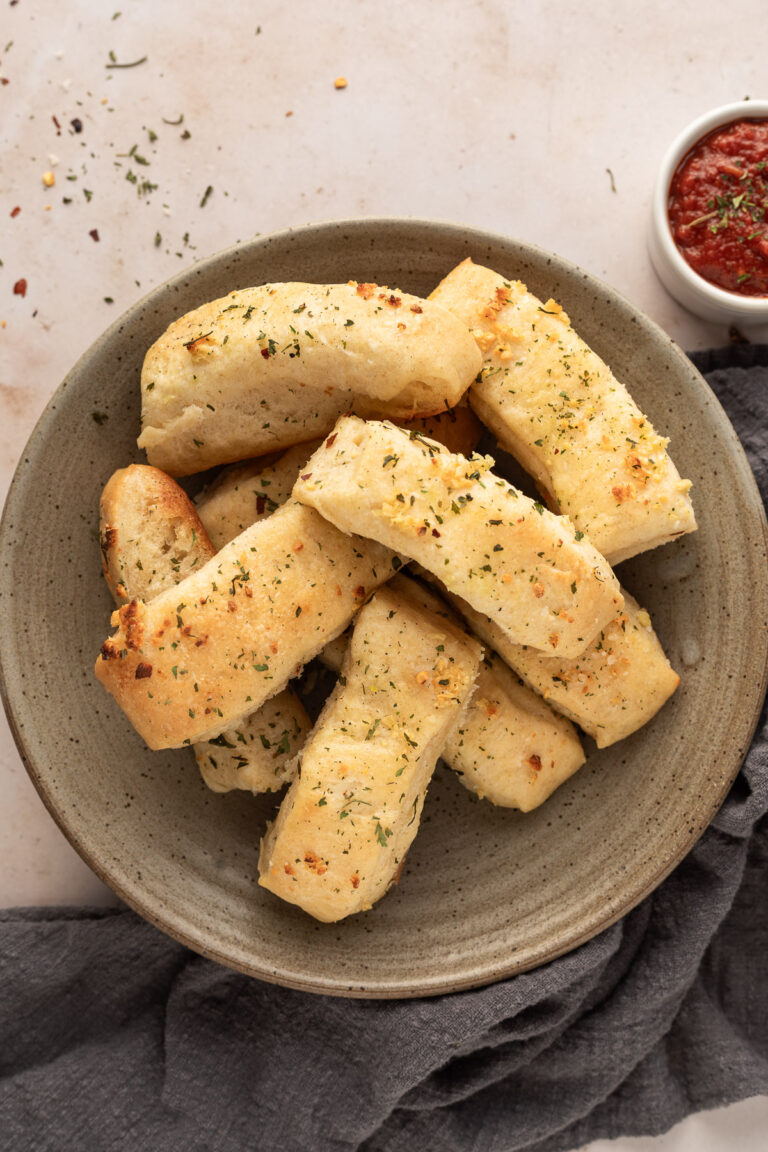 Garlic Butter Breadsticks - The Live-In Kitchen