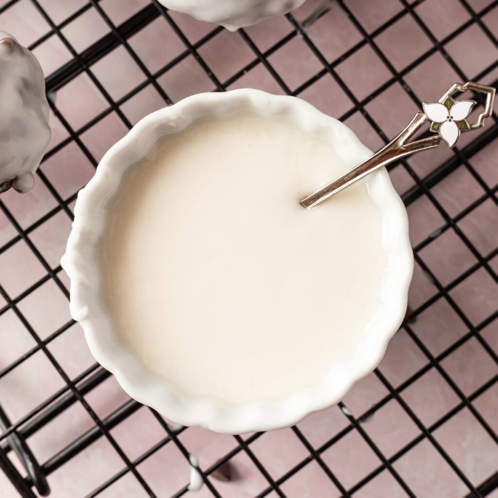 Vanilla Icing - The Live-In Kitchen