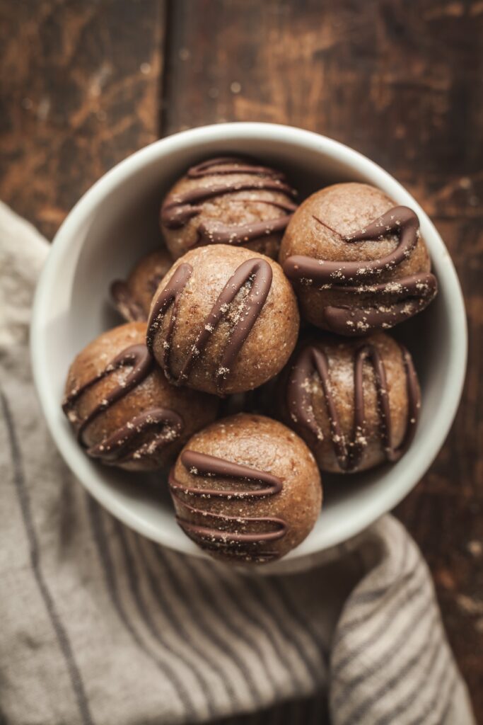 Cardamom Rose Energy Balls (Gluten-Free, Vegan) - The Live-In Kitchen